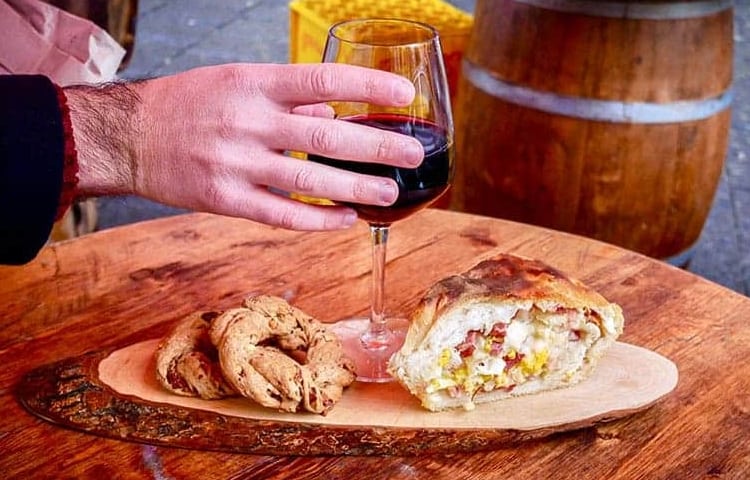 8 Must Try Traditional Naples Foods | Secret Food Tours