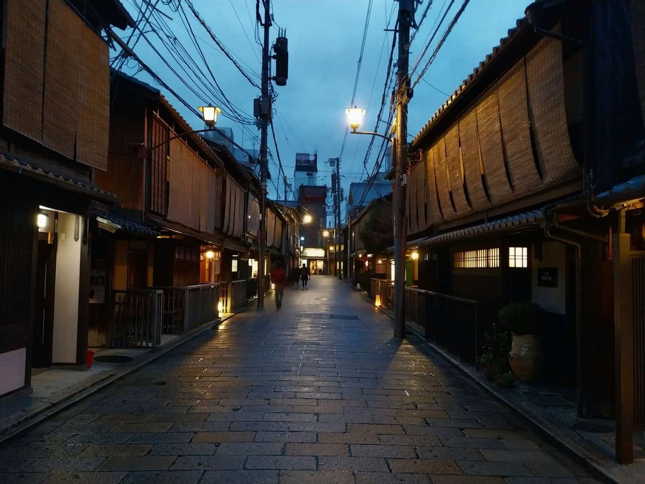 Kyoto Food Tour: Katsudon, Okonomiyaki and Wagyu Sushi